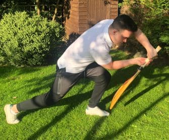 How To Bat Against Fast Bowlers – 17 Great Tips – Cricketers Hub